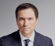 Ros Atkins gets explainer show on BBC One - The Knowledge Online